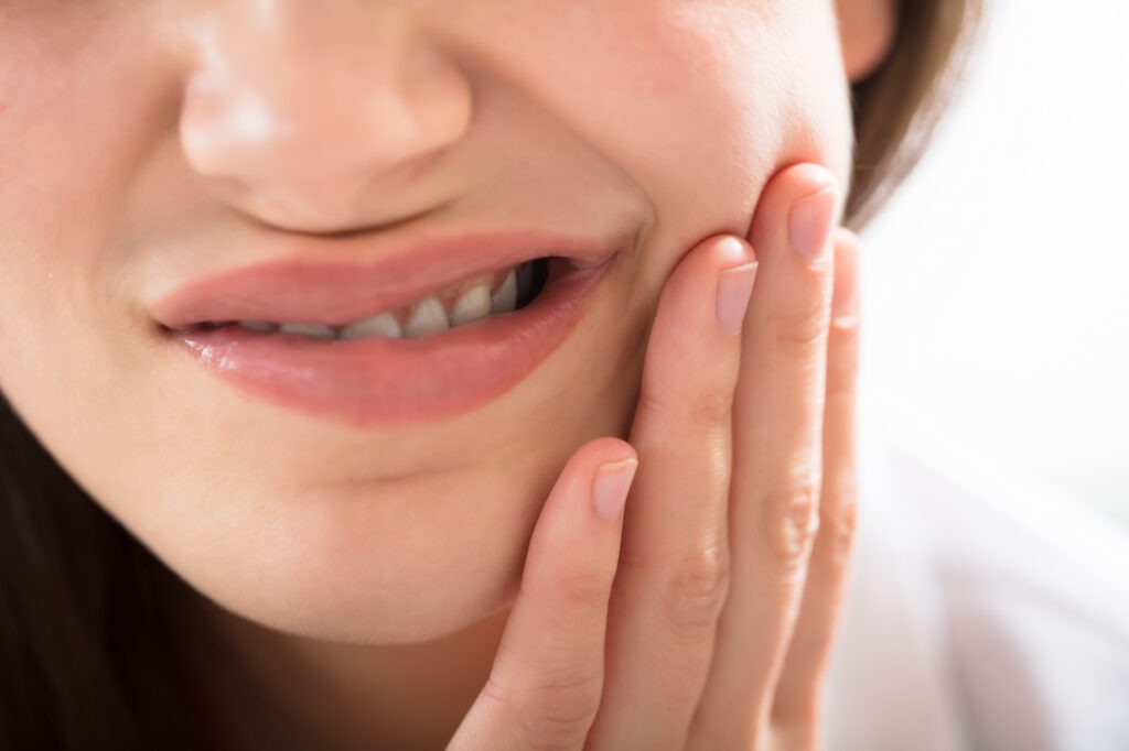 What Does Your Tooth Ache Really Mean? - Wake Up Roma!